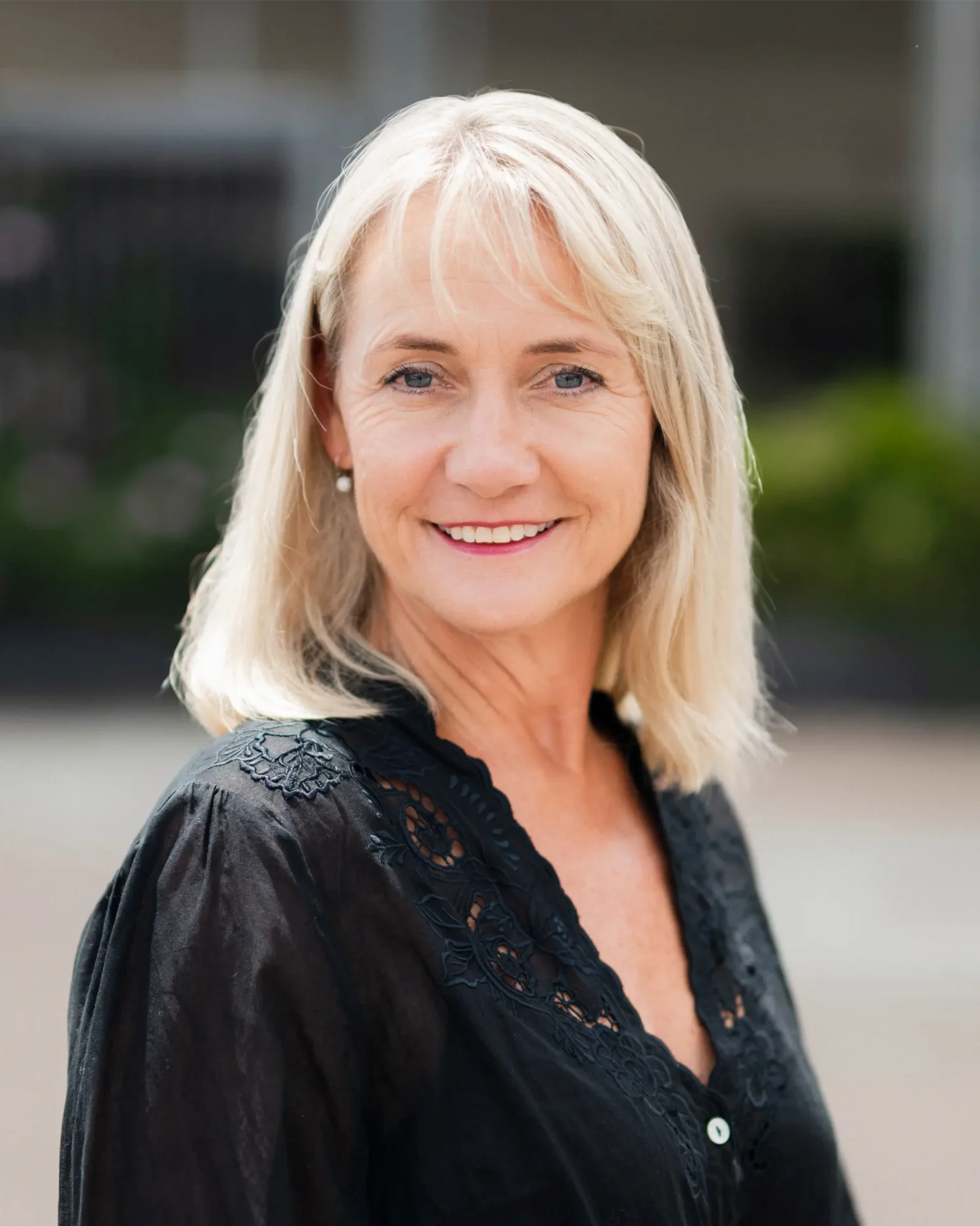 Debbie Fing - See Wealth